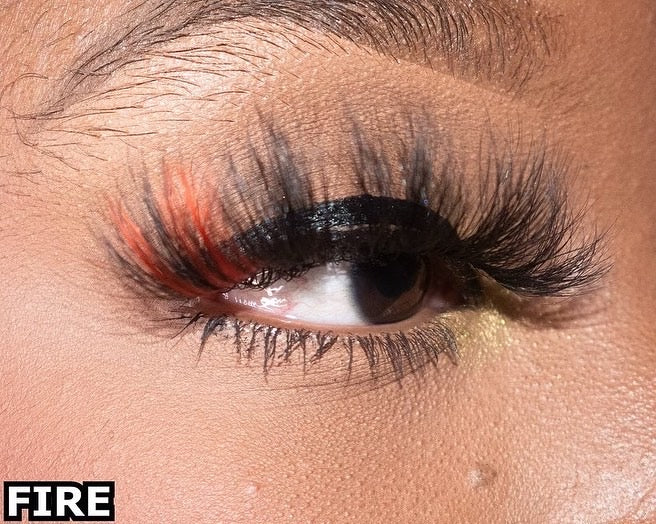 Peek-a-Boo Lashes – The Blink Queen